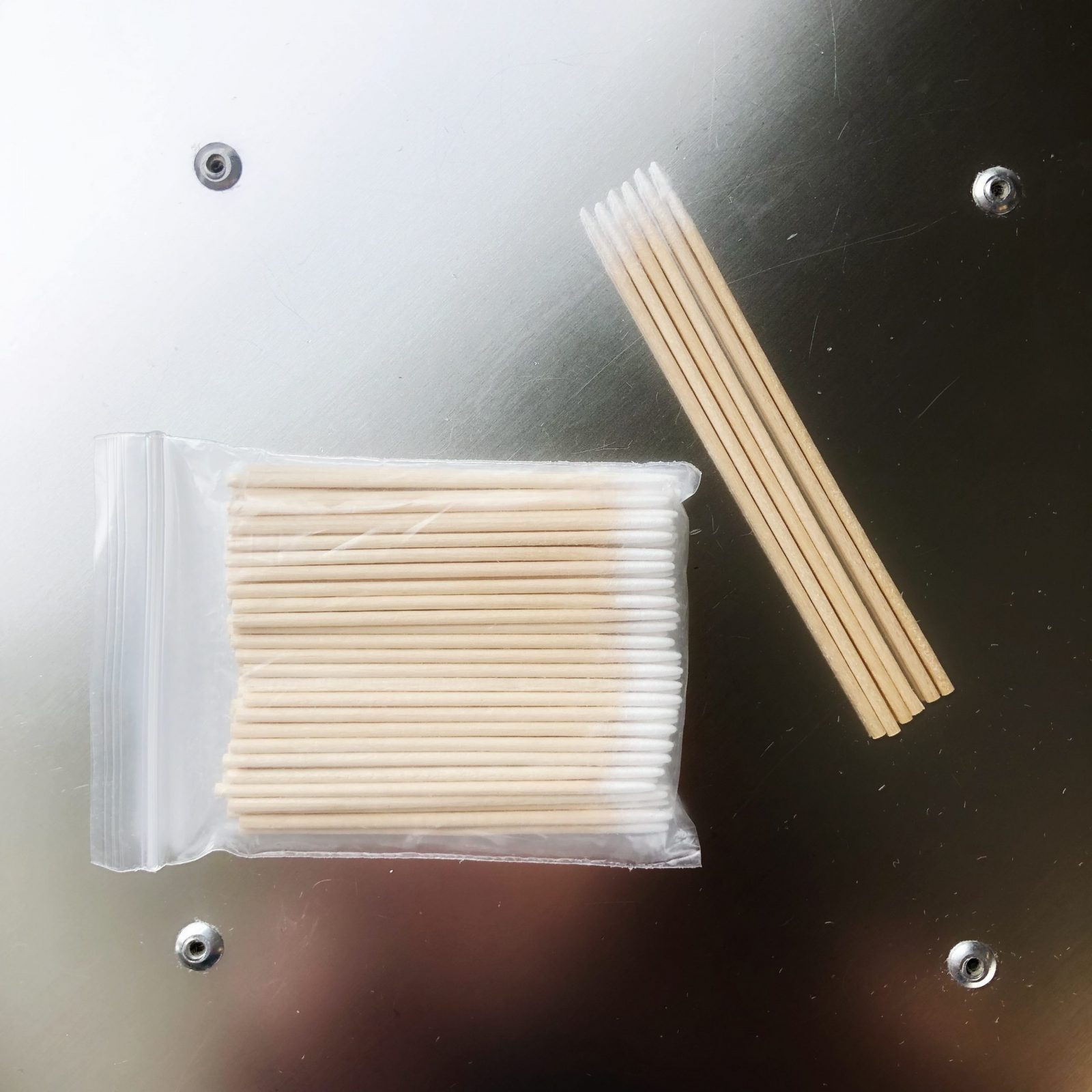 Micro Cotton Tips x 100 pcs - Brows & Beyond Cosmetic Tattooing